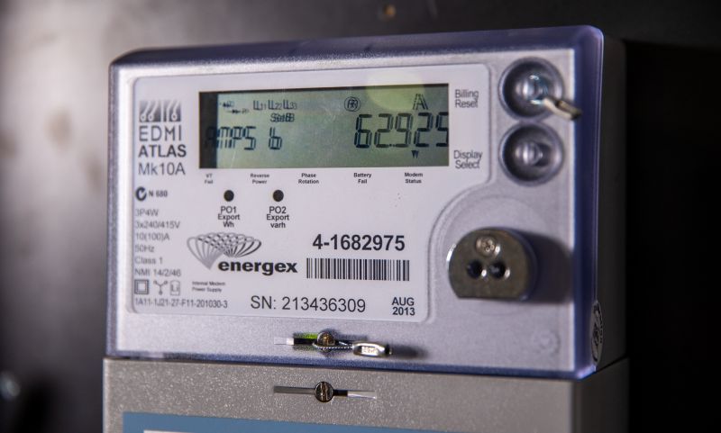 Queensland meter readers sharpen their focus on safe entry | Energex