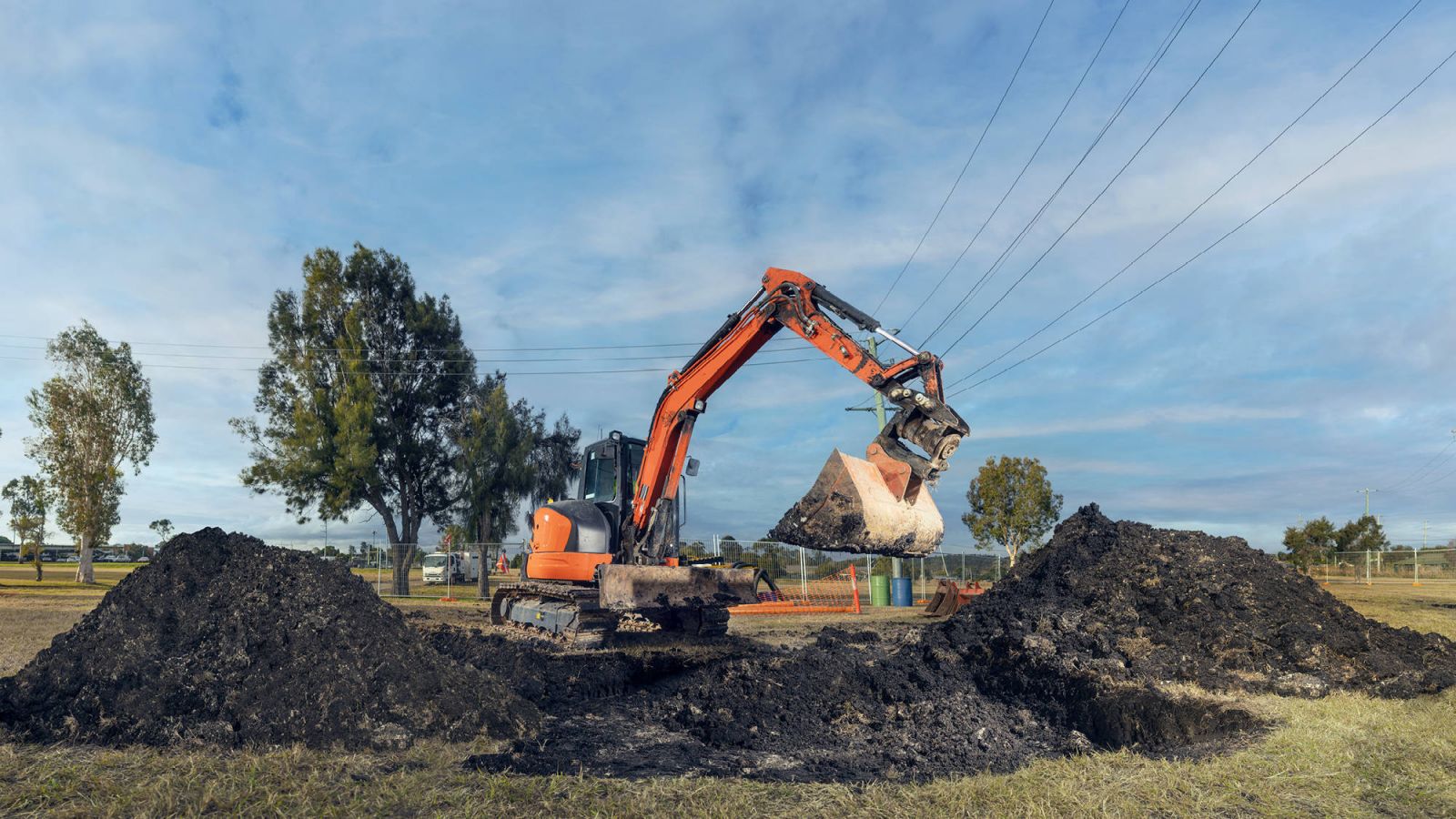 Working near powerlines | Energex